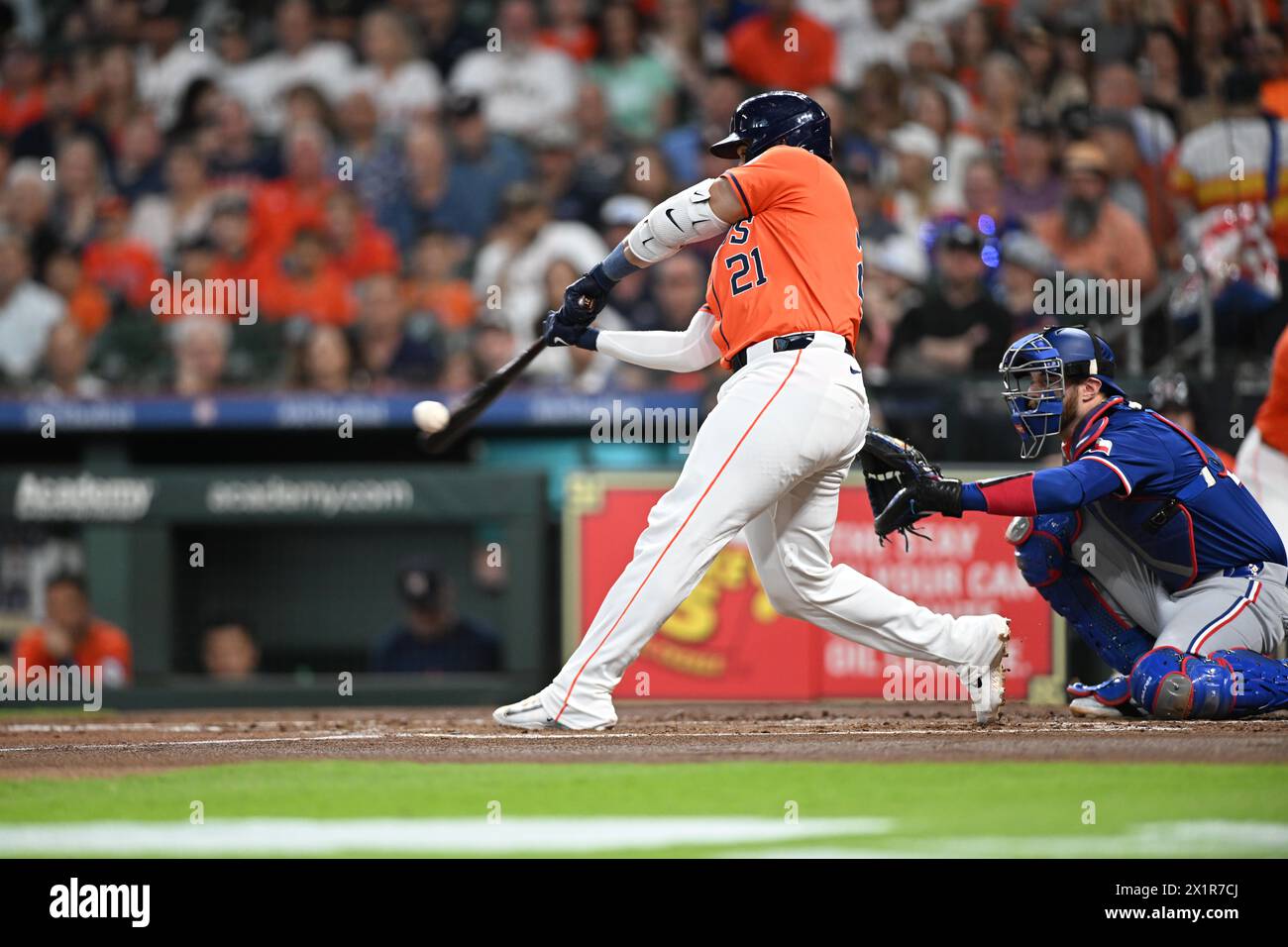 Houston Astros catcher Yainer Diaz (21) connects during the MLB ...