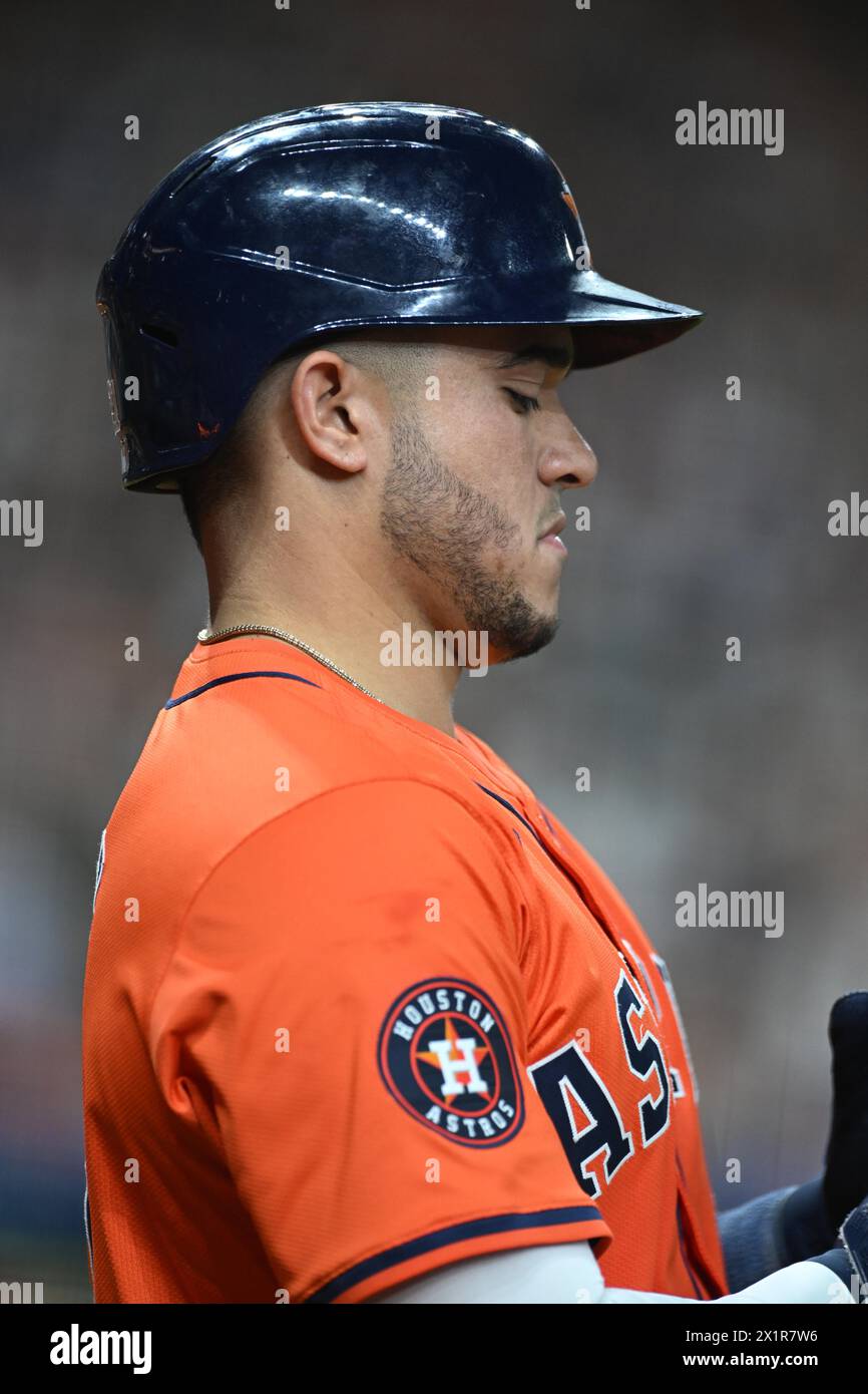 Houston Astros catcher Yainer Diaz (21) during the MLB baseball game ...