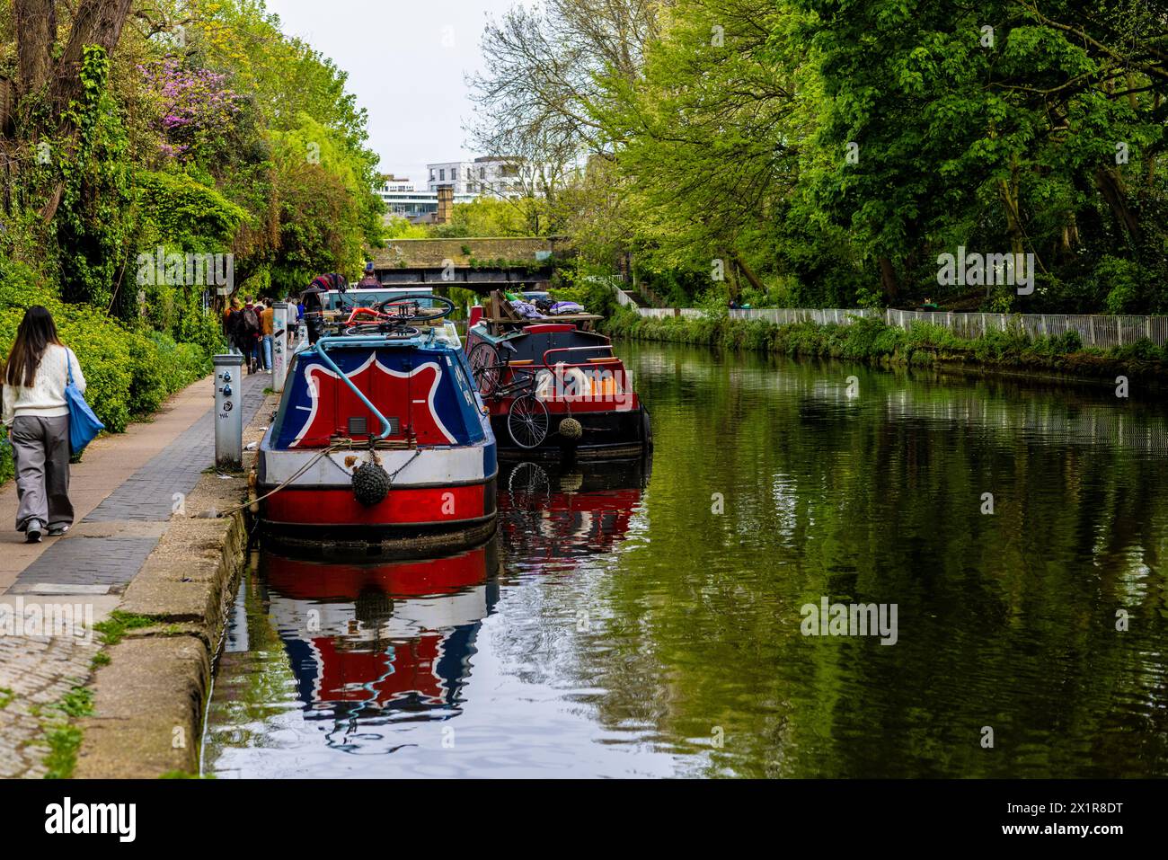 London City Road Lock on the Regent's Canal Stock Photo - Alamy
