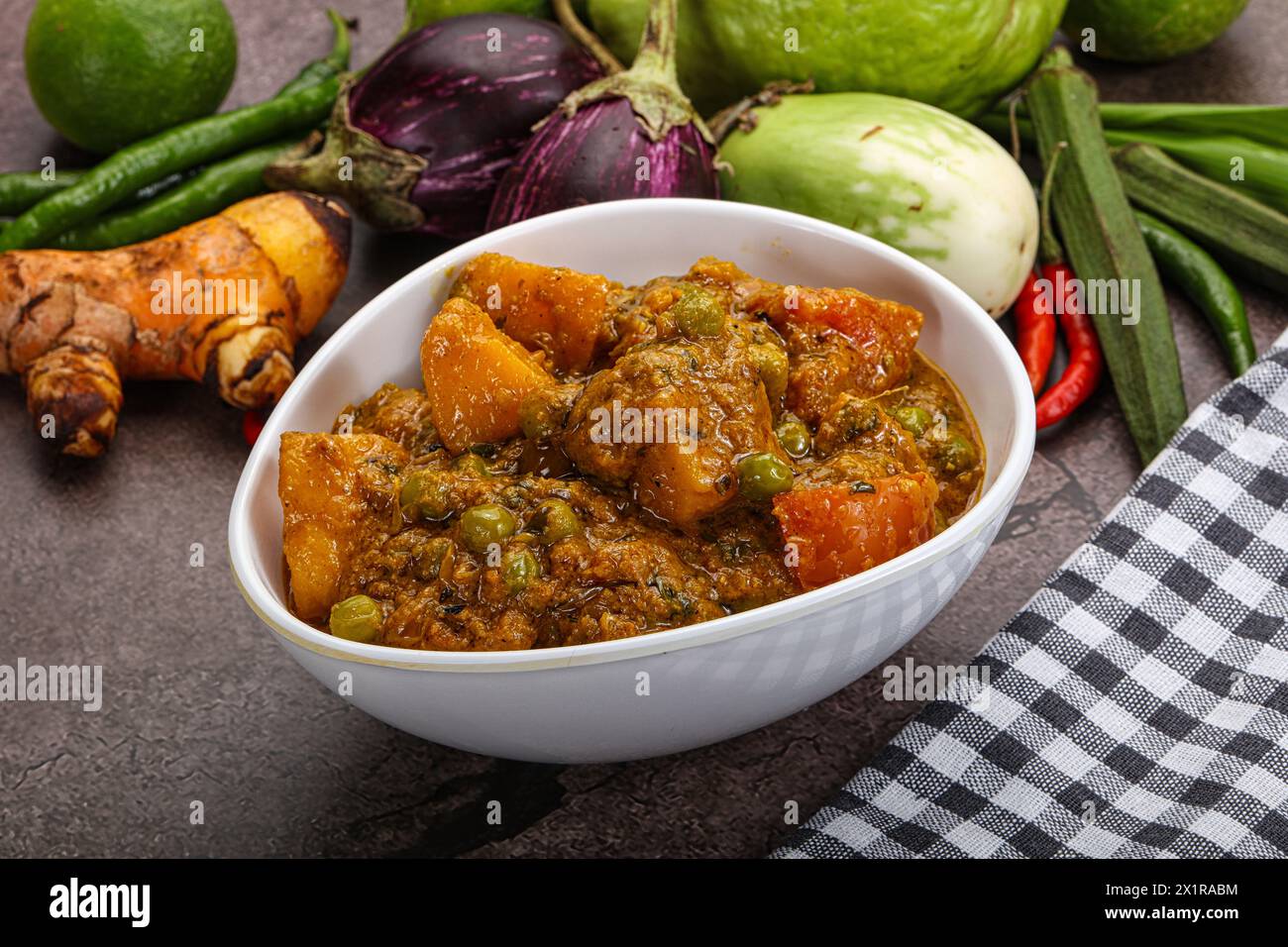 Indian traditional cuisine Aloo mutter - potato with green peas Stock ...