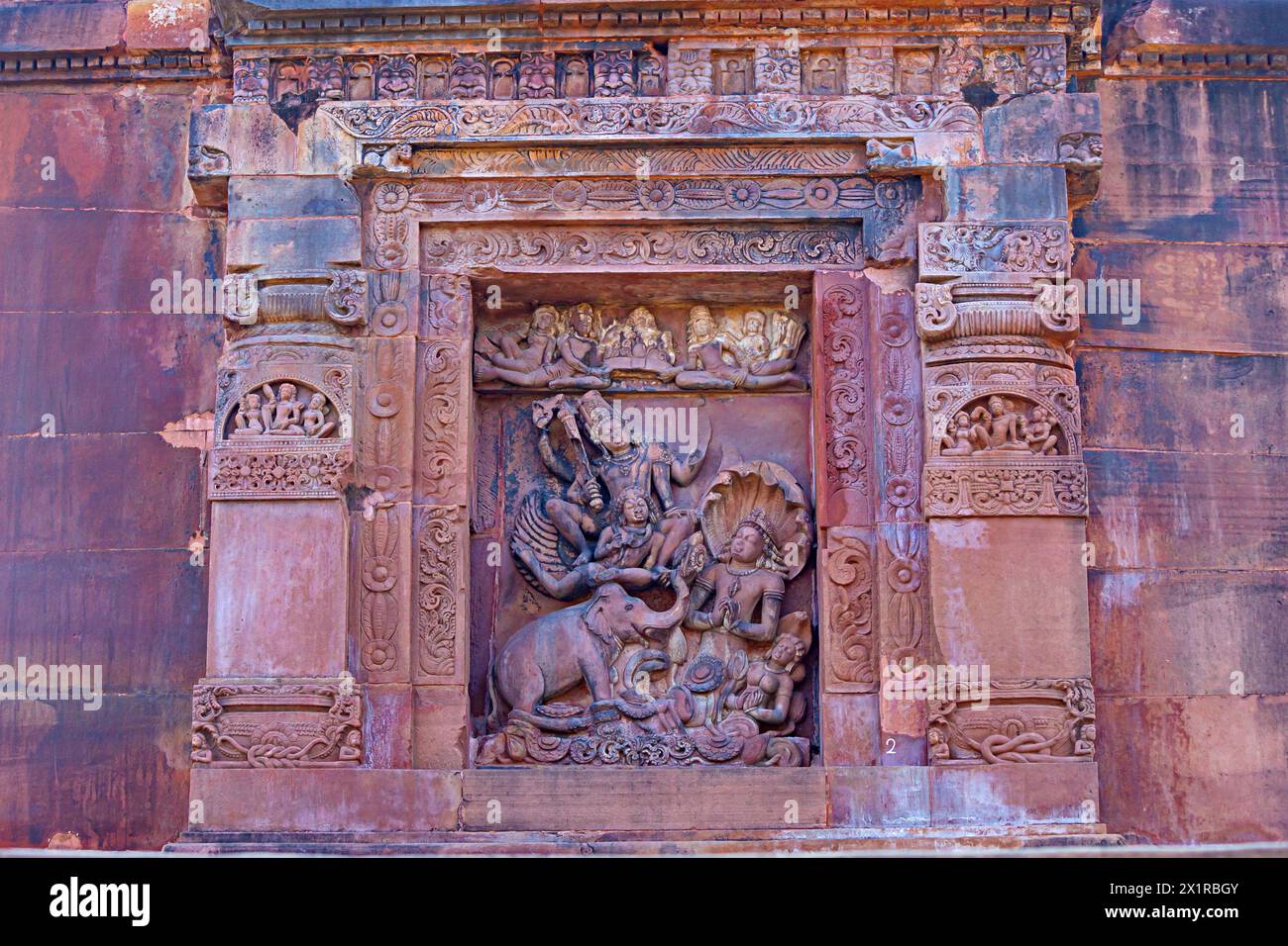 Idol niche hi-res stock photography and images - Alamy
