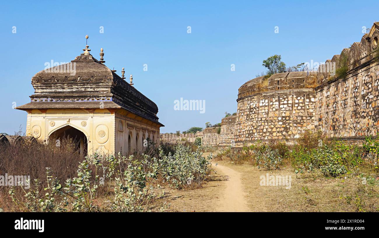 Ruin kothi of samthar fort hi-res stock photography and images - Alamy