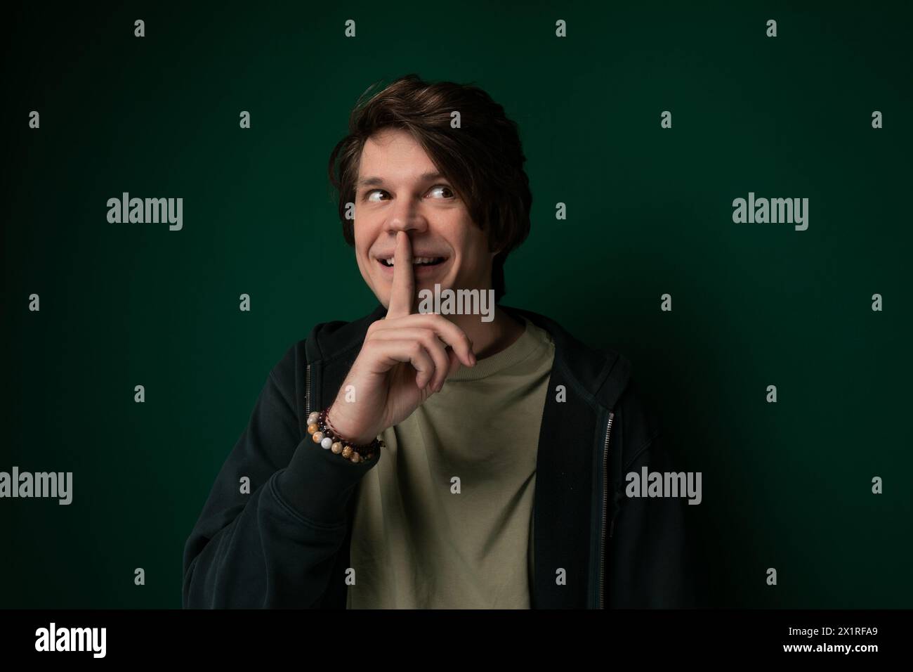 Contorting face hi-res stock photography and images - Alamy