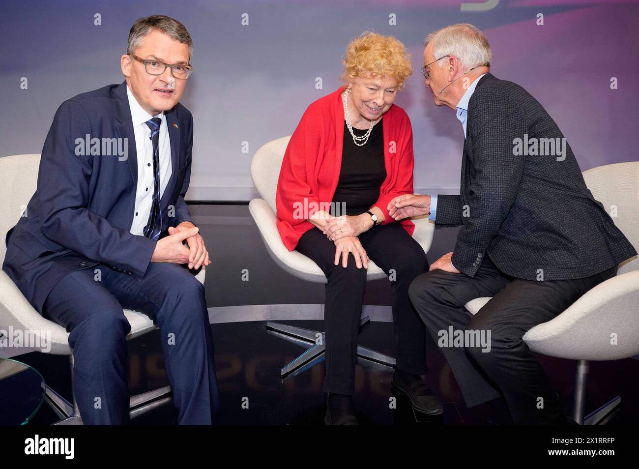 Roderich Kiesewetter, Gesine Schwan und Heinrich von Pierer in der ARD ...