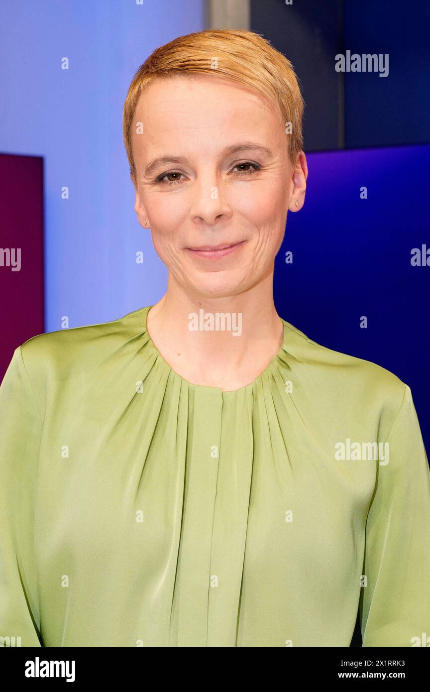 Hannah Bethke in der ARD-Talkshow maischberger im Studio Berlin ...