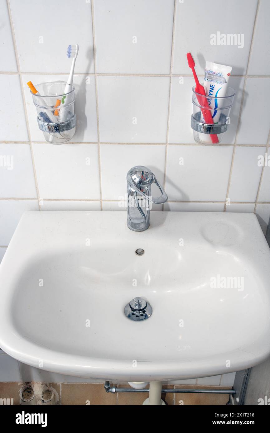 Ordinary bathroom hi-res stock photography and images - Alamy