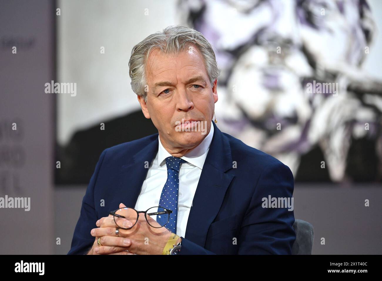 Christian Pellis, CEO Amundi Deutschland, Einzelbild,angeschnittenes ...