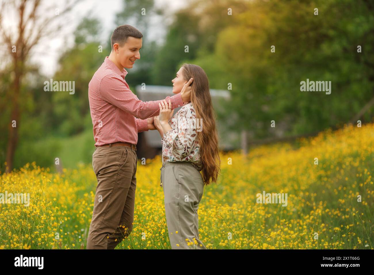 Romantic couple gently hugging hi-res stock photography and images - Alamy