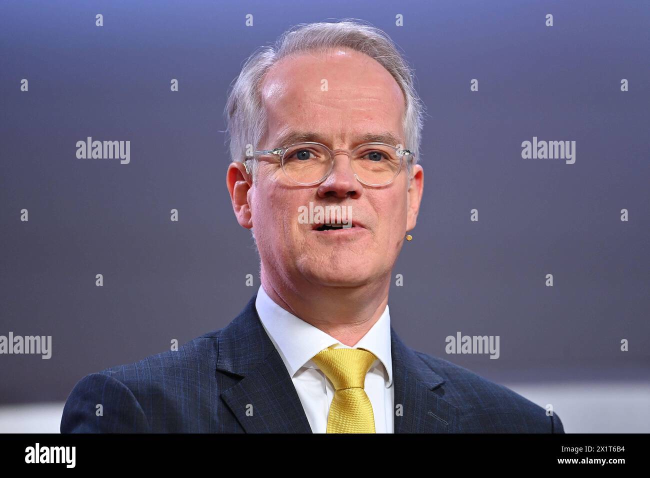 Dr. Henrik Ahlers, Vorsitzender der Geschaeftsfuehrung von EY ...
