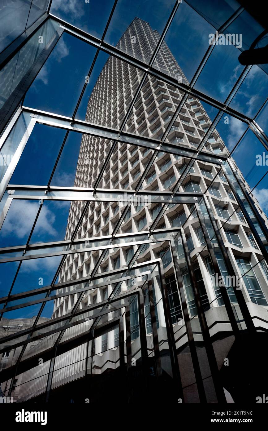 Centre Point above Tottenham Court Road Tube Station in central London ...