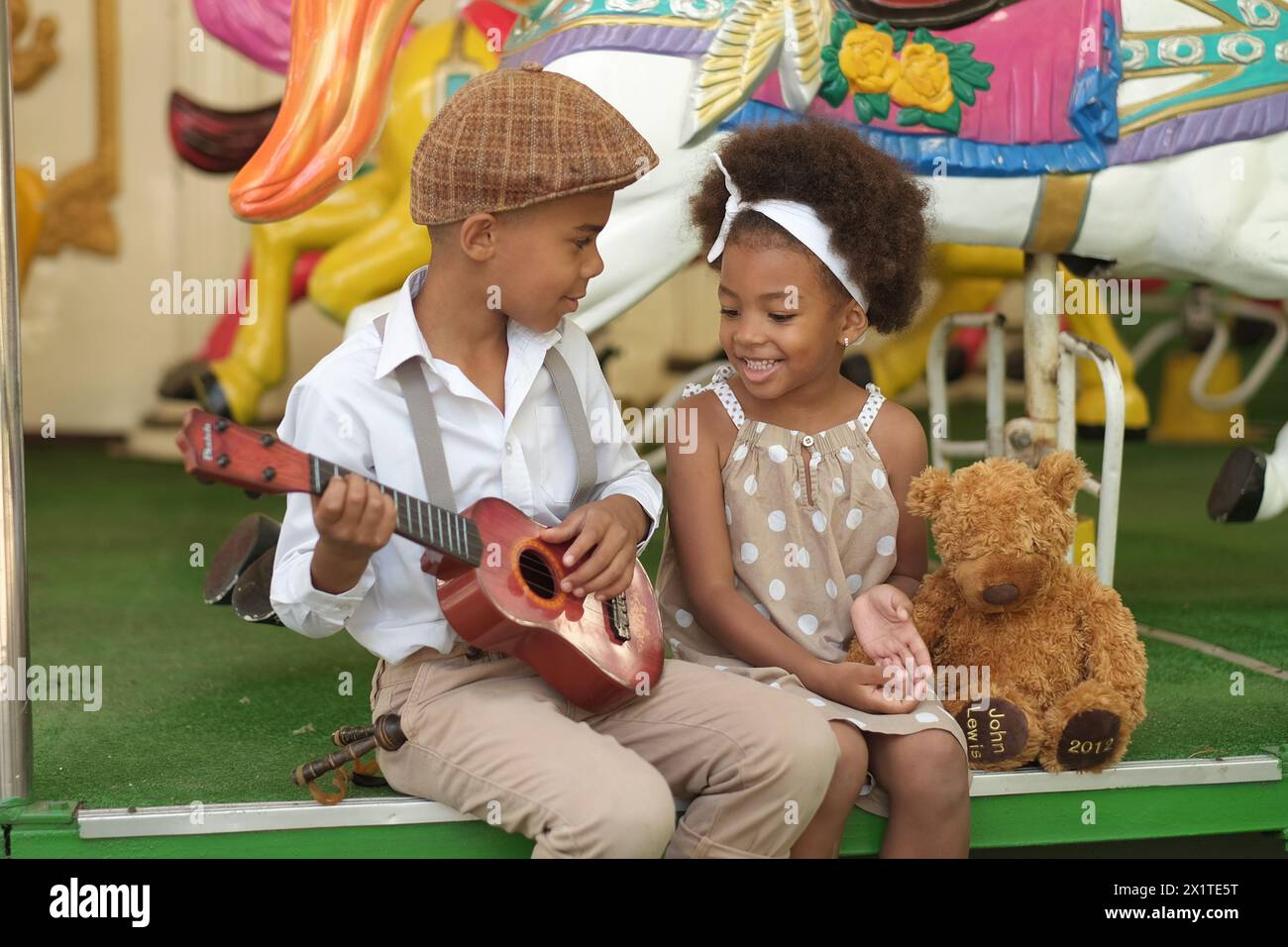 Let kids play hi-res stock photography and images - Alamy