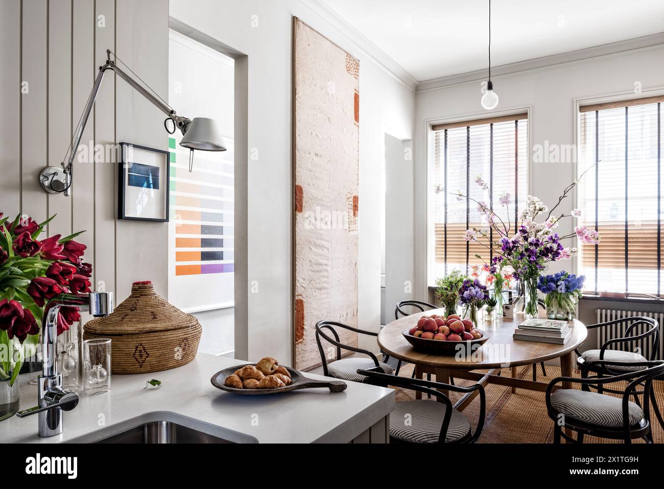 Partition wall hi-res stock photography and images - Alamy