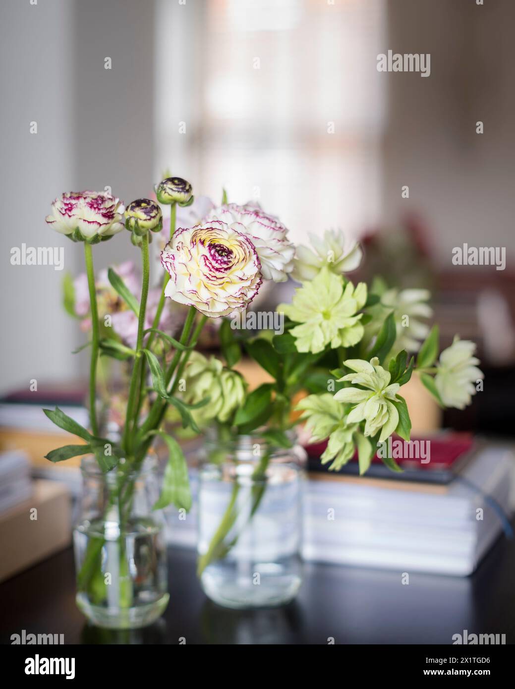 Fresh spring flower arrangement in Chelsea home, London, UK Stock Photo ...