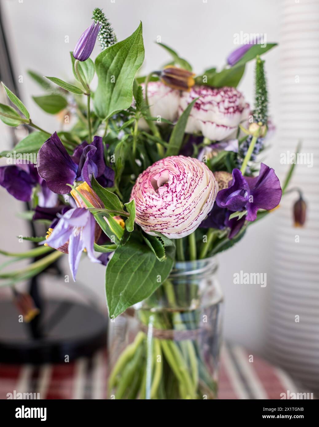 Pretty flower arrangement in Chelsea home, UK Stock Photo - Alamy