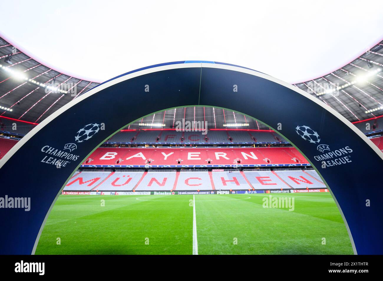 Arsenal bayern munich logo hi-res stock photography and images - Alamy