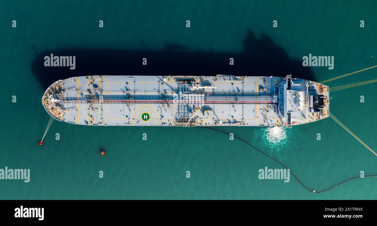 Top view oil tanker sea hi-res stock photography and images - Alamy