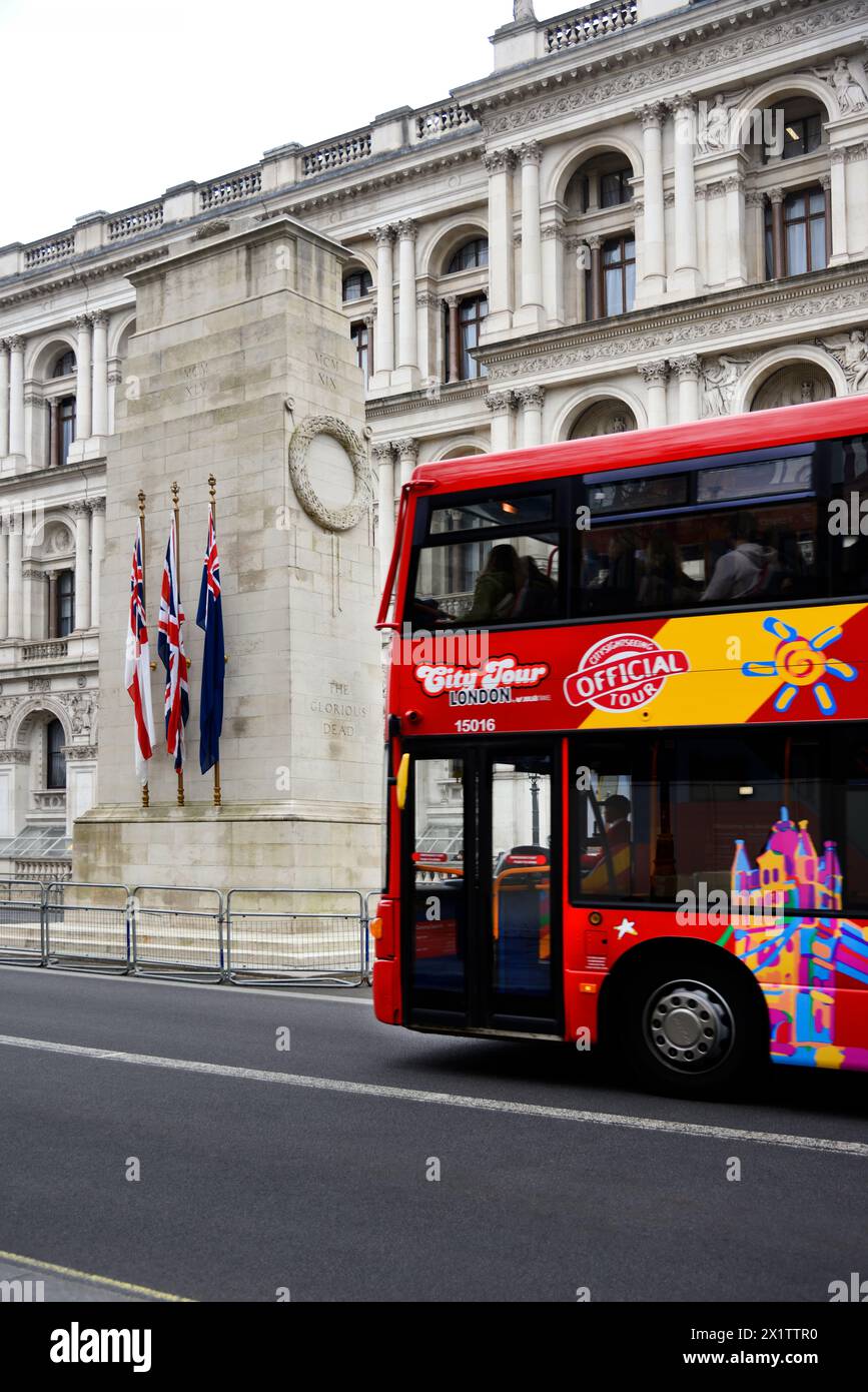 Poppy appeal london bus hi-res stock photography and images - Alamy