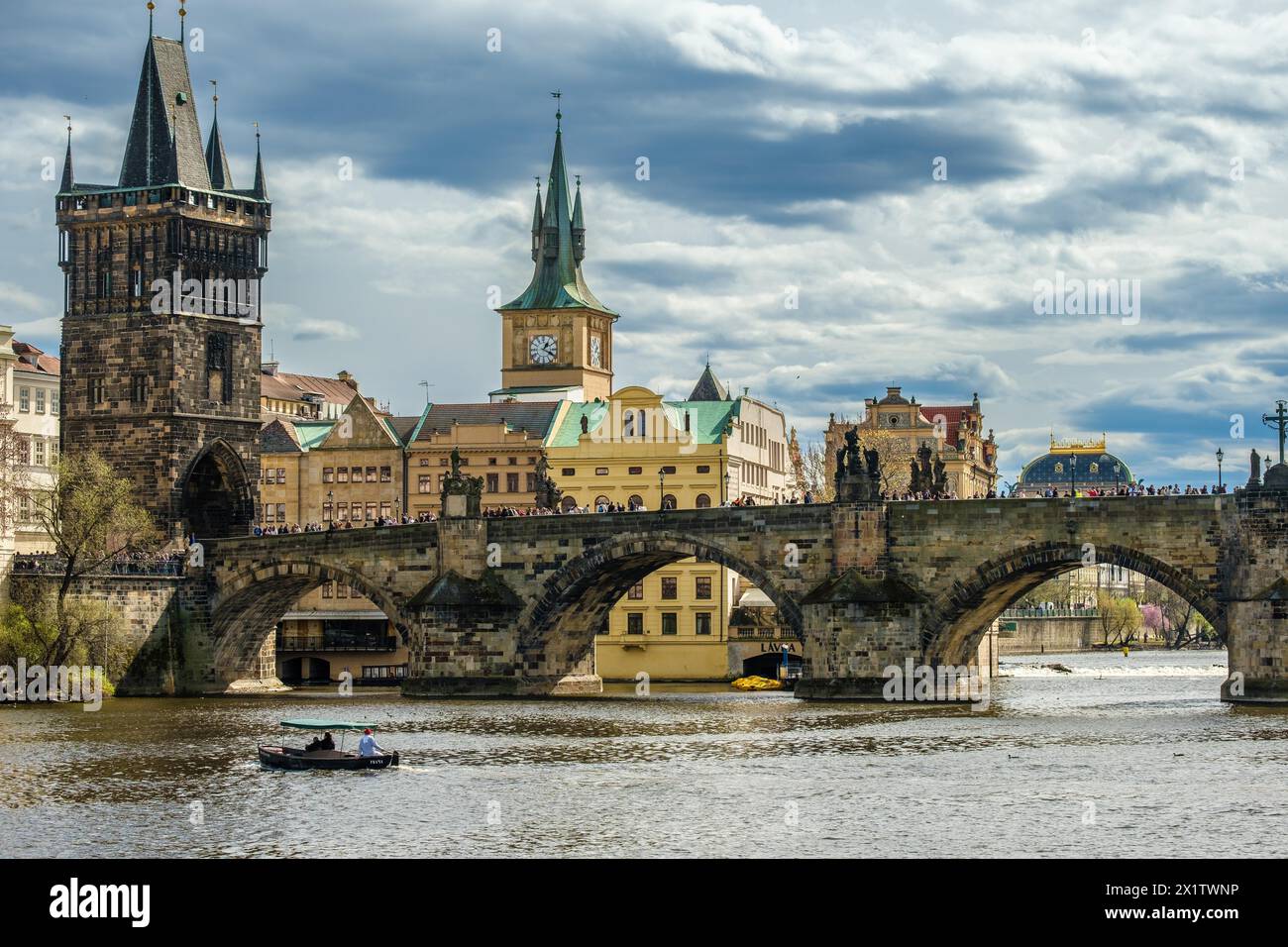 Sightseeing, city tour, boat trip, Old Town, Charles Bridge Prague ...