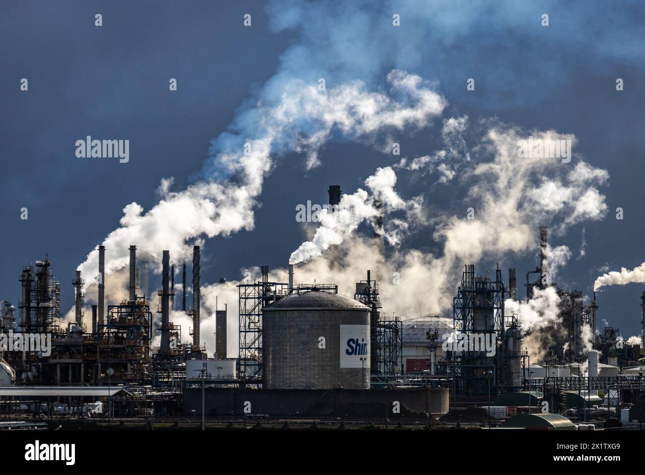 ROTTERDAM - Exterior of Refineries in the port of Rotterdam that emit ...