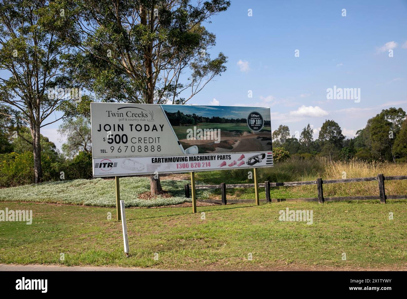 Australian golf resort, Twin Creeks golf and country club in Luddenham ...