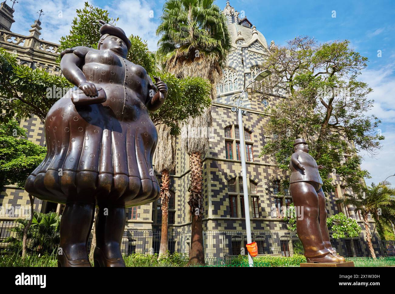 "Mujer vestida" and "Hombre vestido" Sculptures by Fernando Botero ...