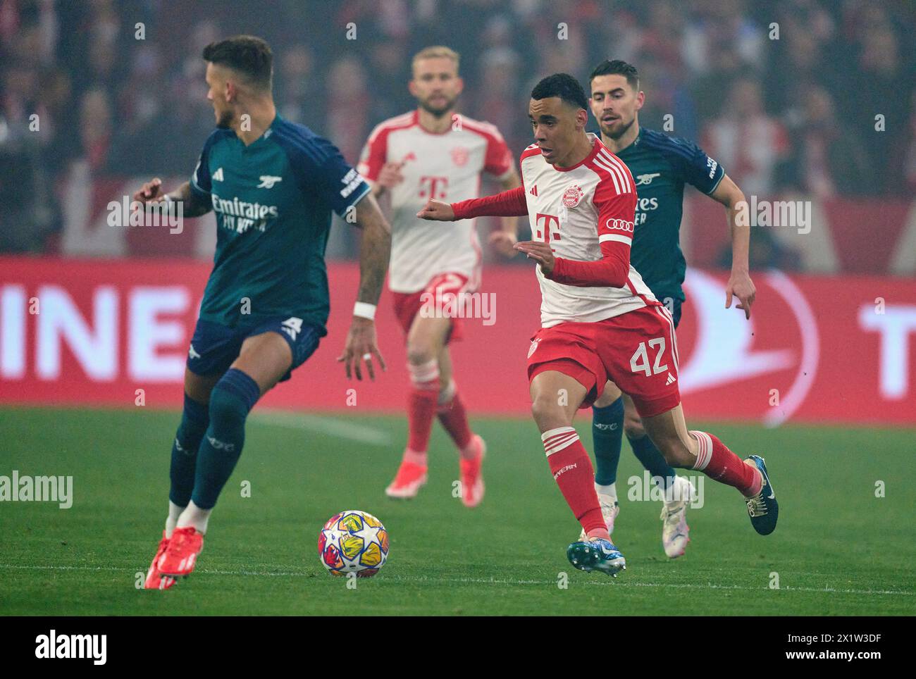 Jamal MUSIALA, FCB 42 in the quarter final match FC BAYERN MUENCHEN ...