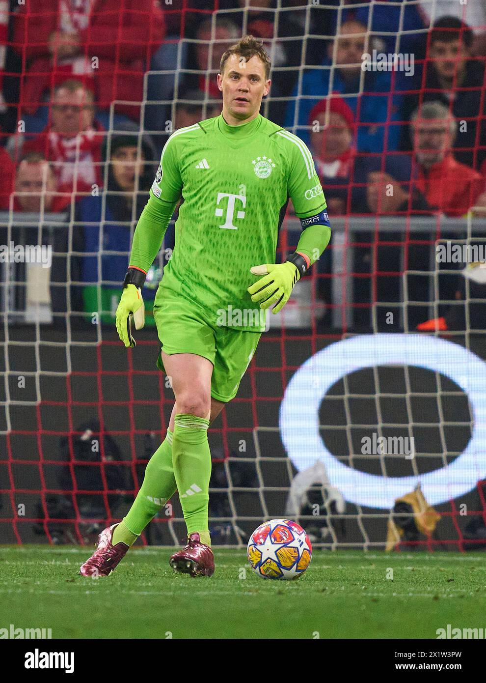 Manuel NEUER, goalkeeper FCB 1 in the quarter final match FC BAYERN ...