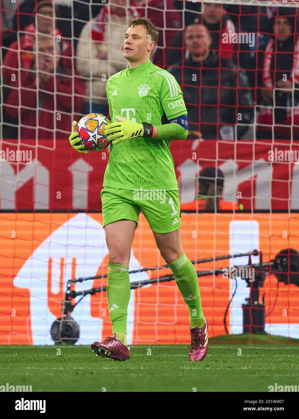 Manuel NEUER, goalkeeper FCB 1 in the quarter final match FC BAYERN ...