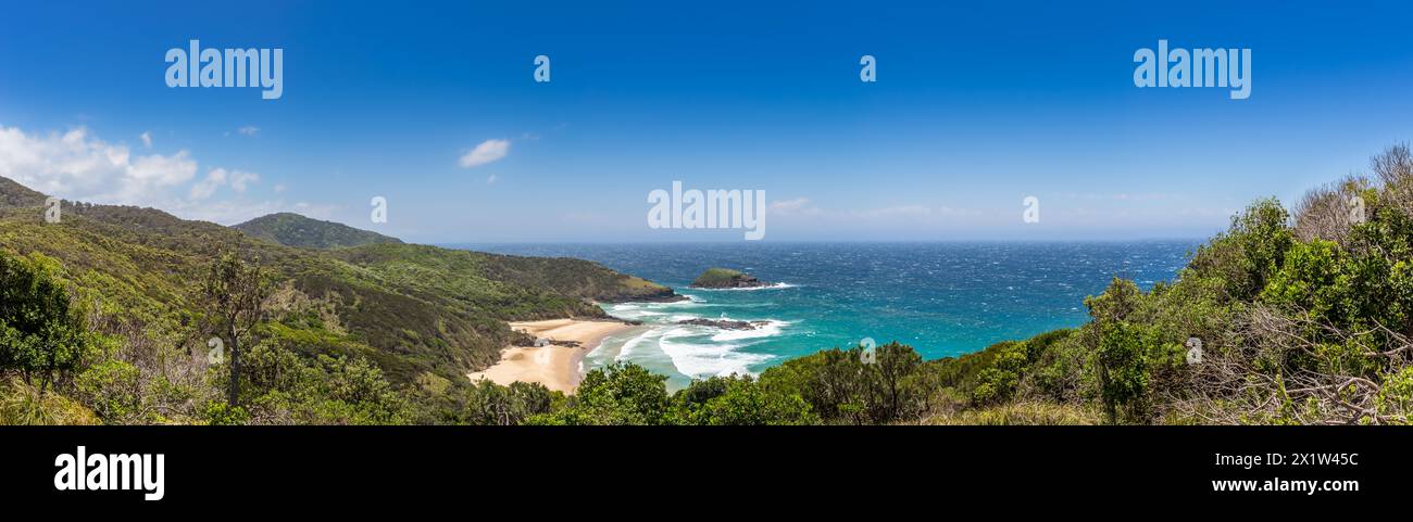 South Pacific Ocean Coast seen from Smoky Cape Picnic Area, New South ...