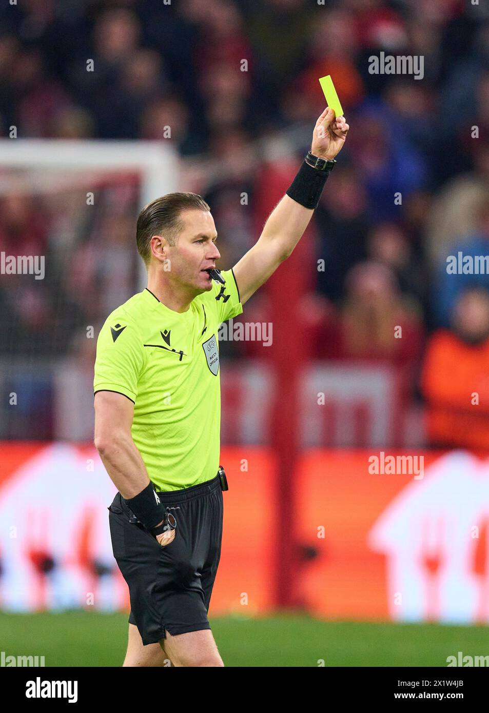 referee Danny Makkelie (NED) with whistle, gestures, shows, watch ...