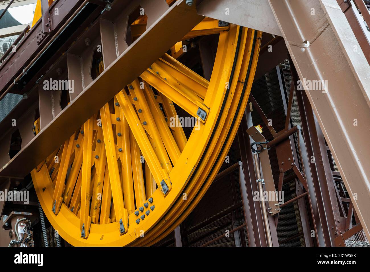 Paris wheel tourist attraction hi-res stock photography and images - Alamy