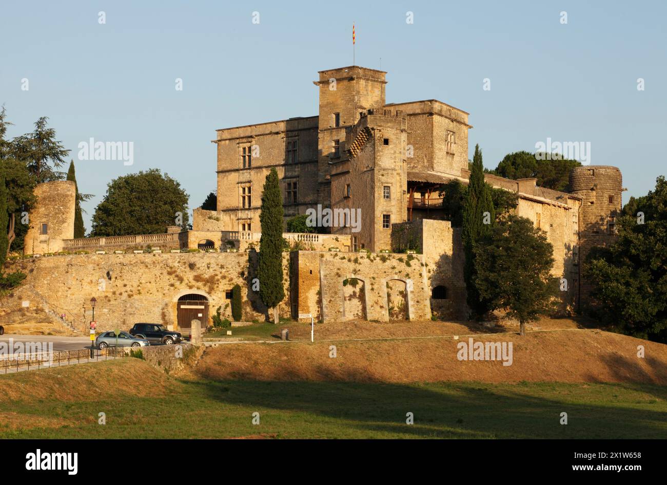 15th century castle of Lourarin, Lourmarin, Parc Naturel Regional du ...