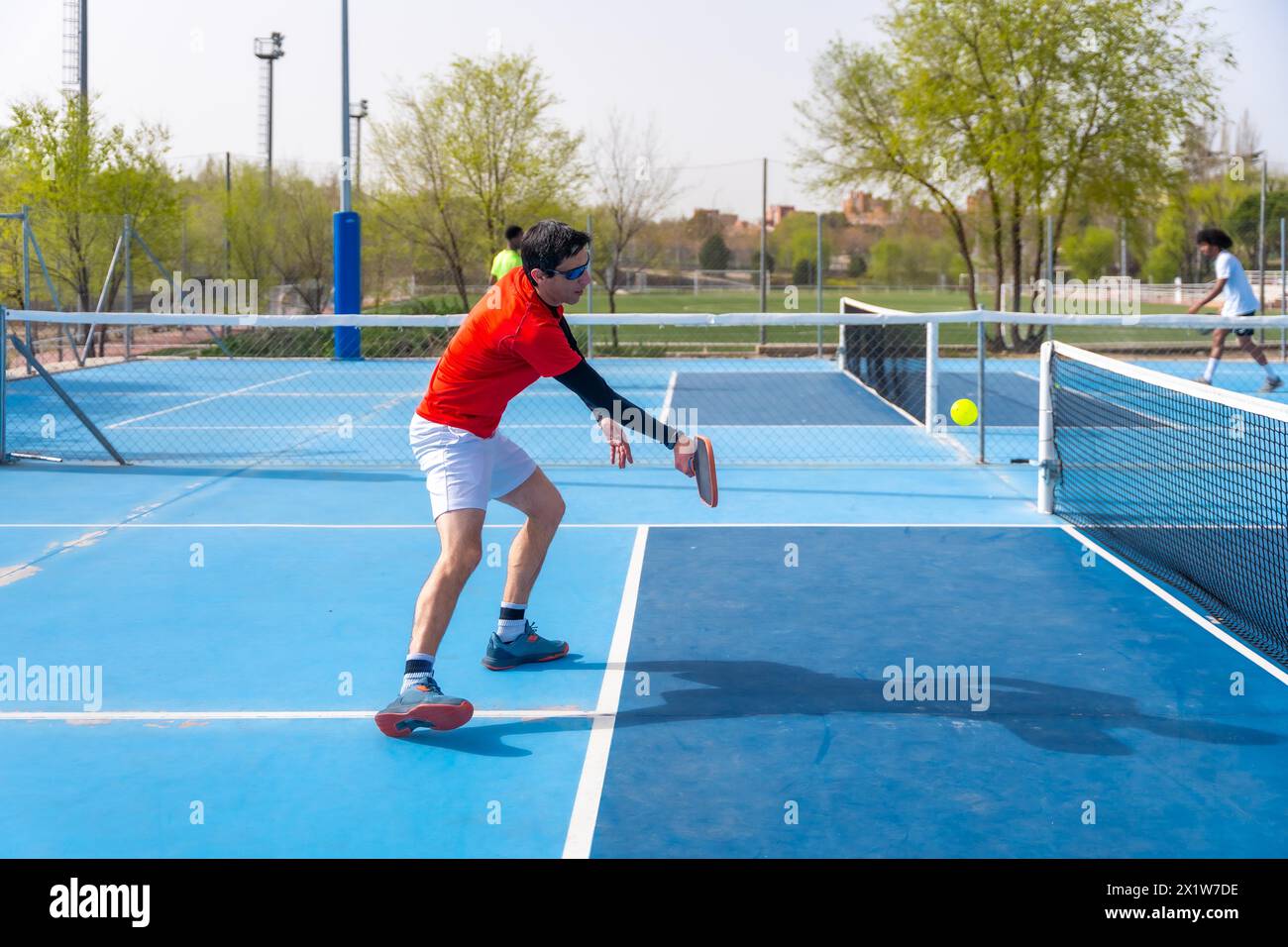 People playing pickleball hi-res stock photography and images - Alamy