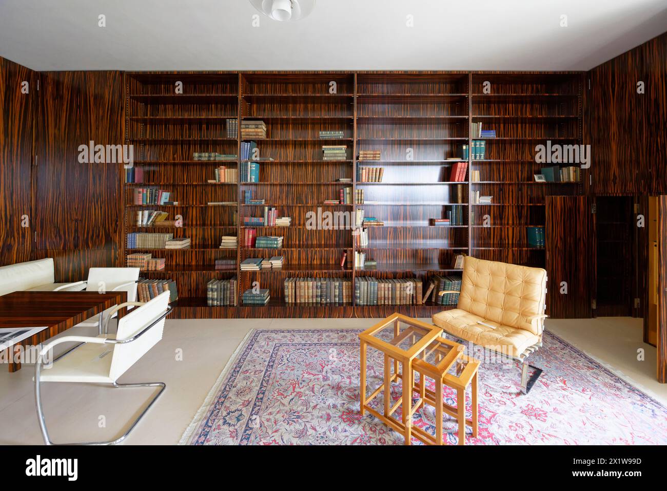 Interior view, book wall, living room, Villa Tugendhat (architect ...