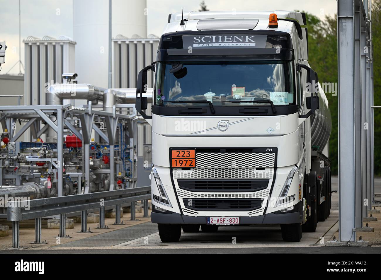 Cologne, Germany. 18th Apr, 2024. A truck is parked at the loading ...