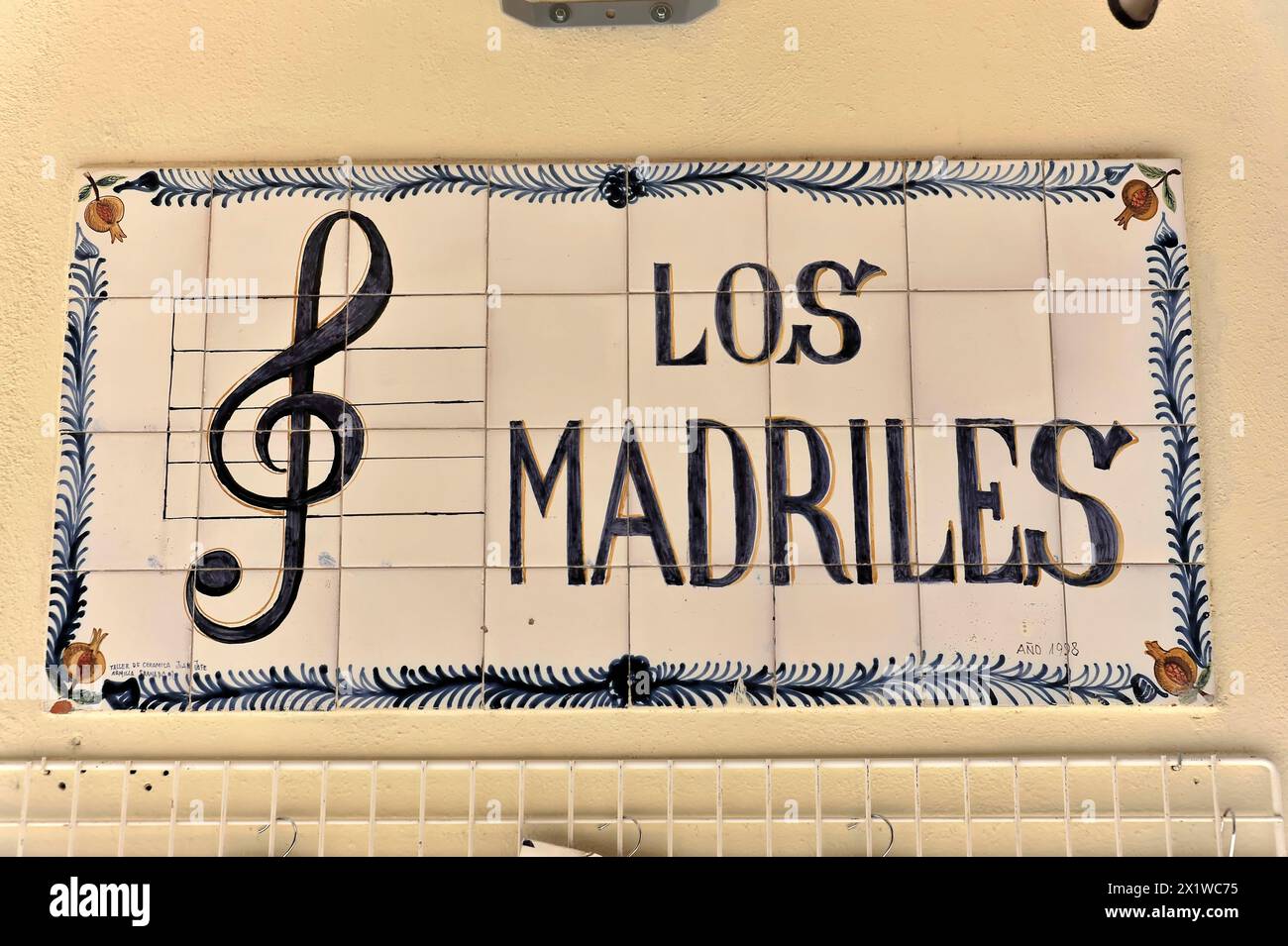 Street sign granada spain hi-res stock photography and images - Alamy