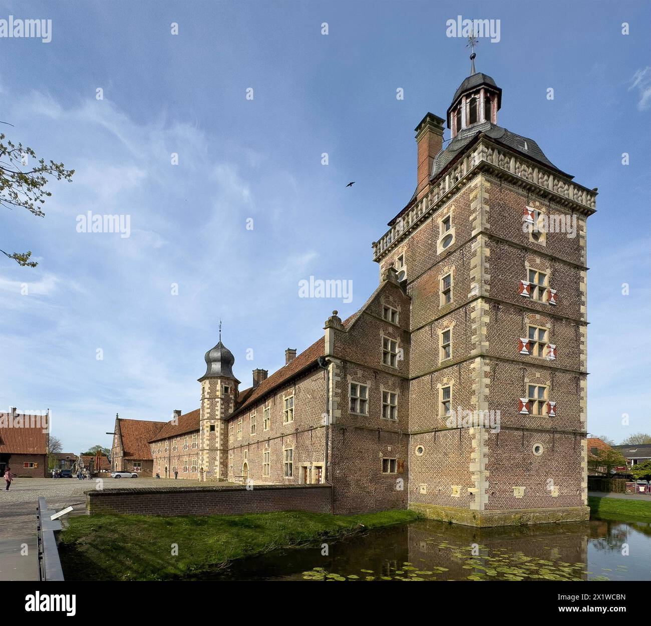 Perspective corrected photo View of in the foreground Sterndeuterturm ...