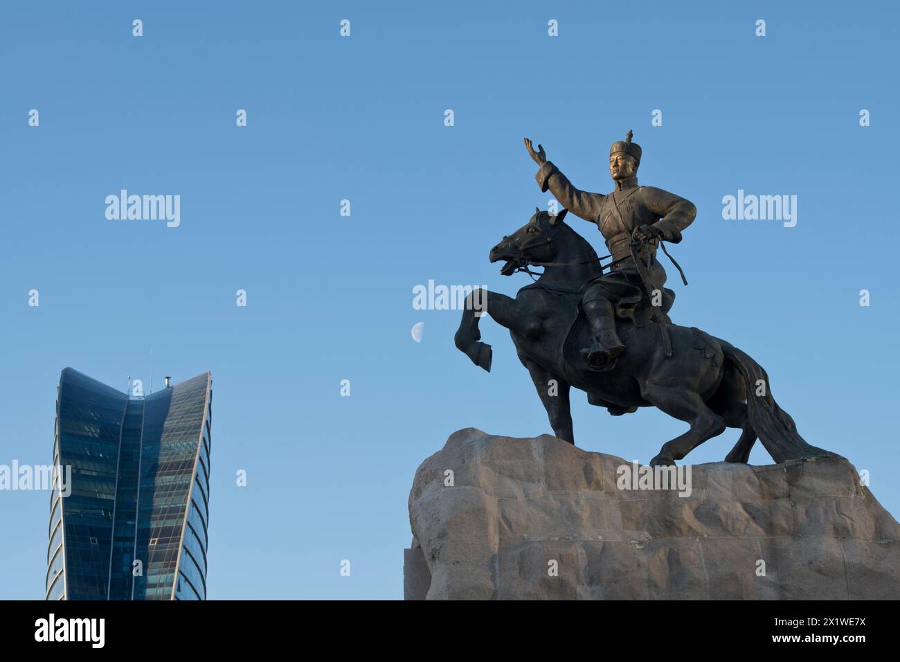 Blue Sky Tower and statue of Damdin Suekhbaatar on Sukhbaatar Square ...