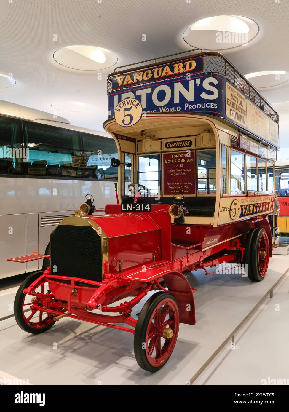 London bus museum hi-res stock photography and images - Alamy