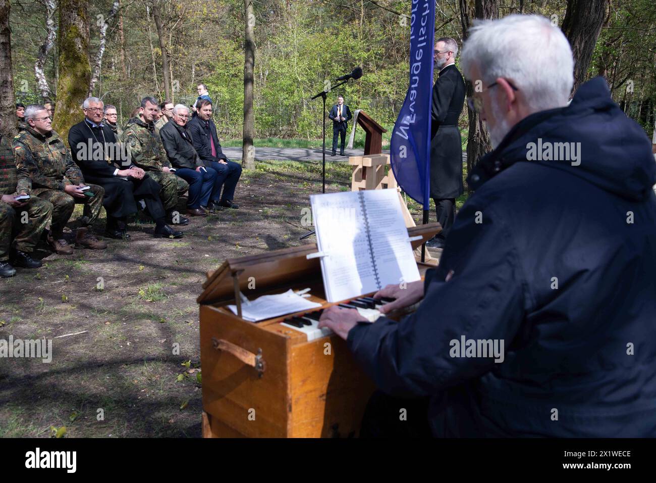 v.l. xxxx Brigadegeneral Bjoern F. SCHULZ, Björn, Kommandeur der ...