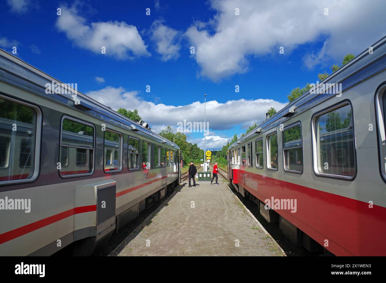 Two trains of the Swedish Inlandsbanan are facing each other ...