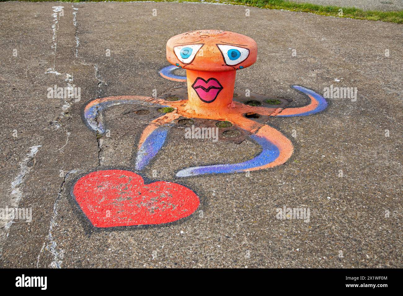 Painted bollard, octopus, harbour, Dunkirk, France Stock Photo - Alamy