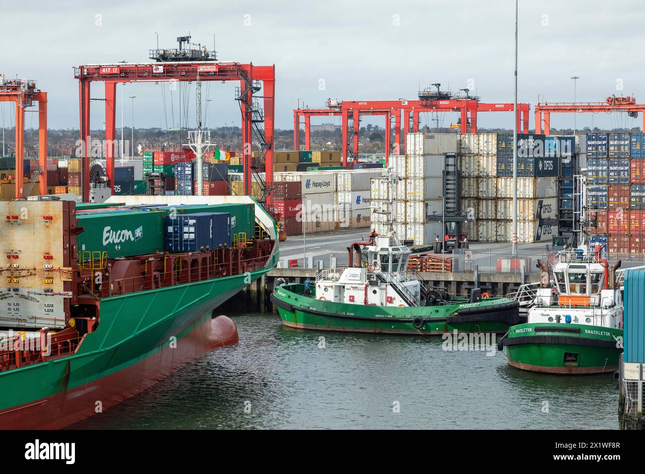 Container ship, container bridge, container, tugboat, harbour, Dublin ...