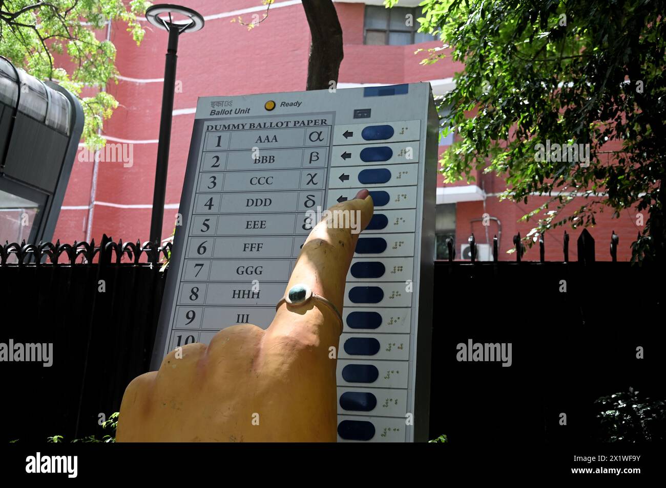 Electronic voting machine india hi-res stock photography and images - Alamy