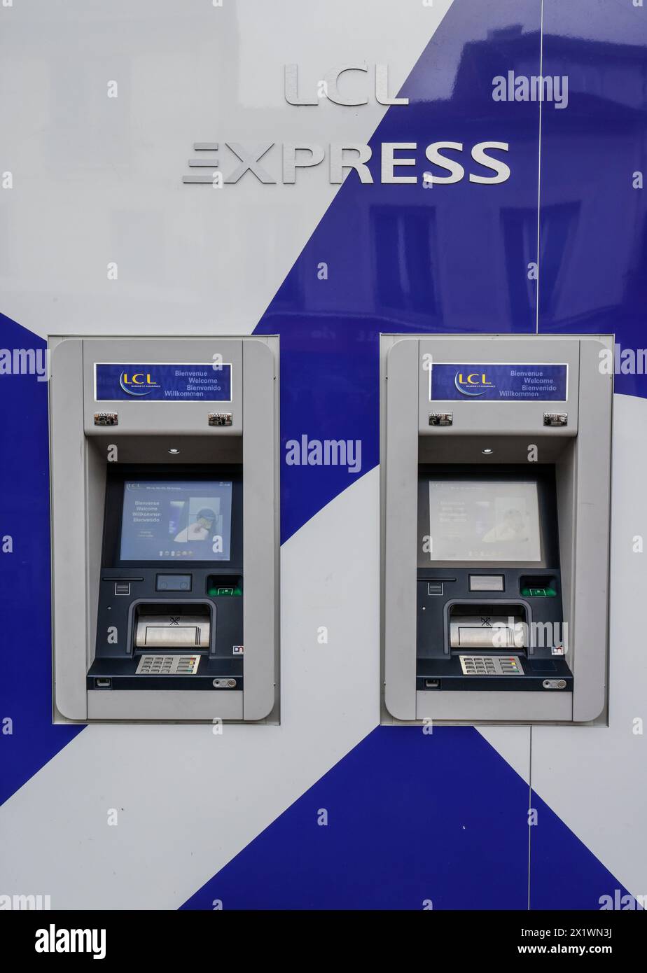 Lcl atm cash machine hi-res stock photography and images - Alamy