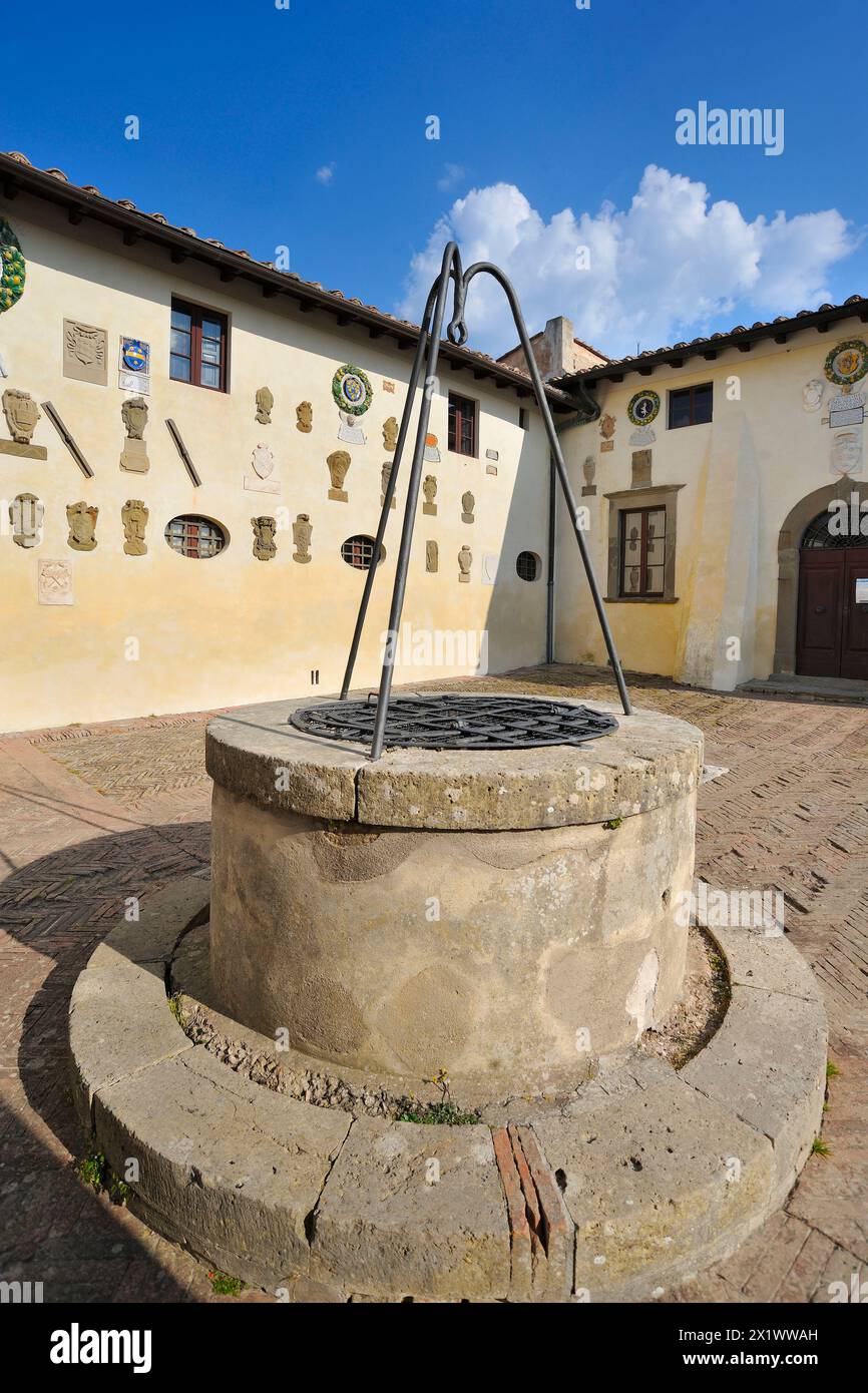 Castello dei vicari hi-res stock photography and images - Alamy