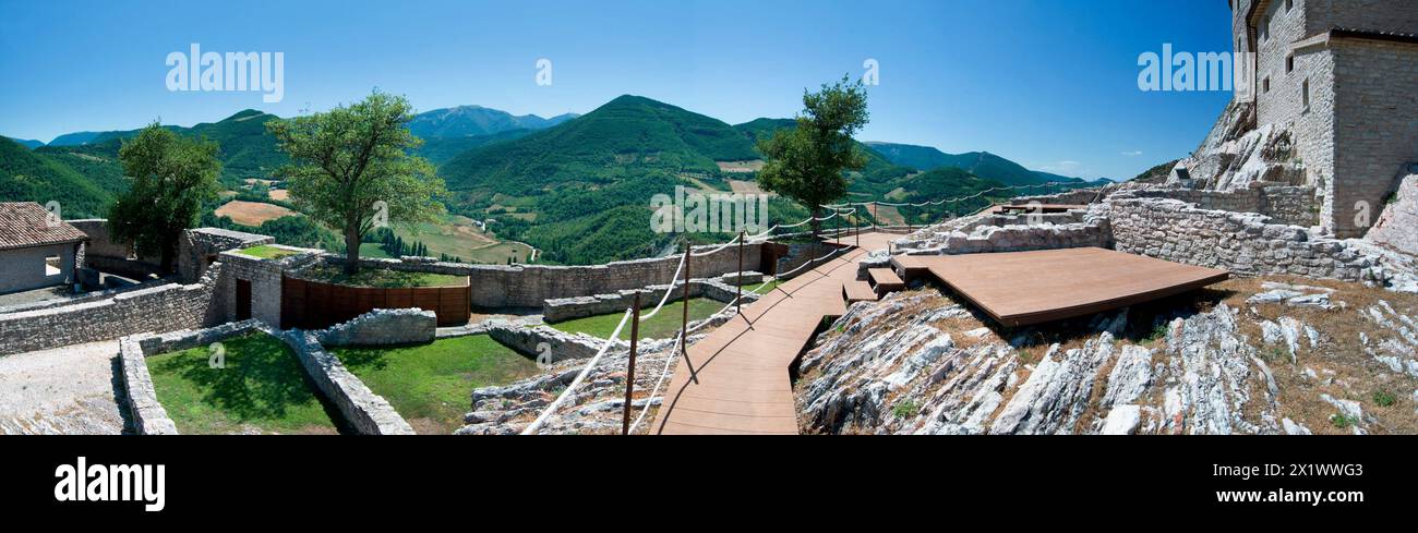 Castle of naro hi-res stock photography and images - Alamy