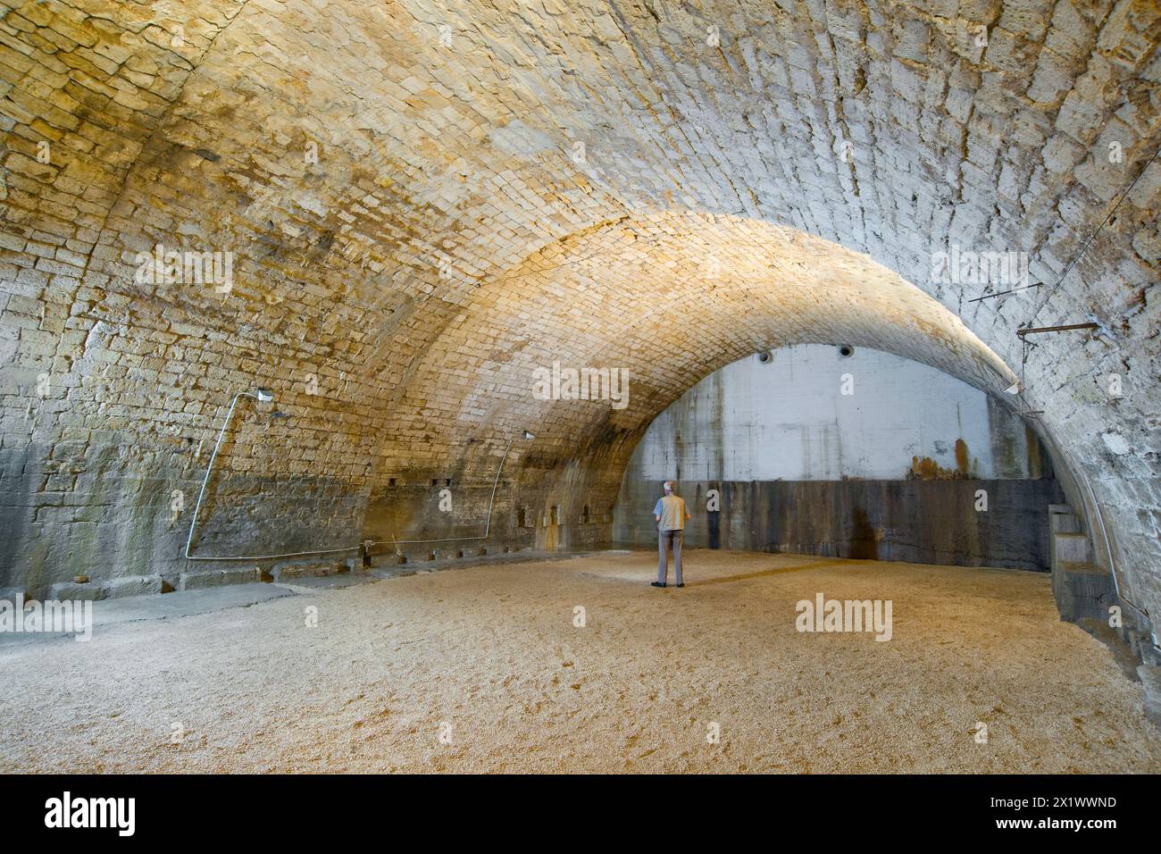Stone water cistern hi-res stock photography and images - Alamy