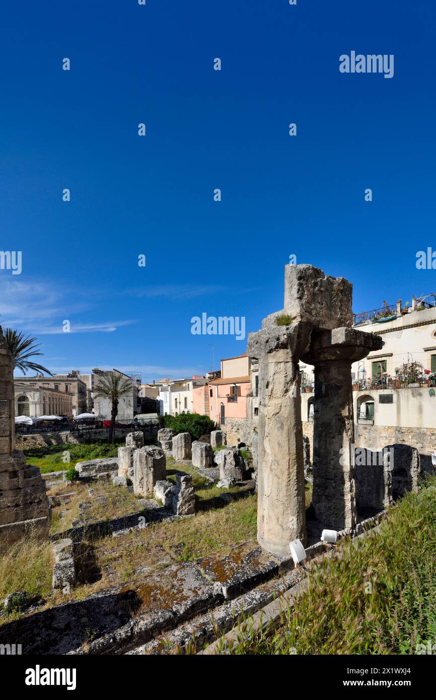 Temple of Apollo. Island of Ortigia. Syracuse. Sicily Stock Photo - Alamy