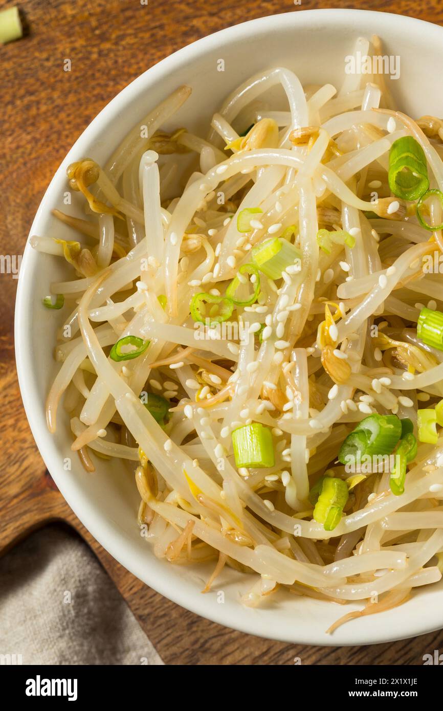 Korean Mung Bean Sukjunamul Muchim Banchan Side Dish Stock Photo - Alamy